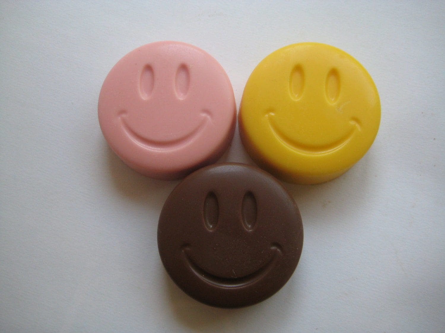 12-Smiley Face Chocolate Covered Oreos - Delightful Chocolates